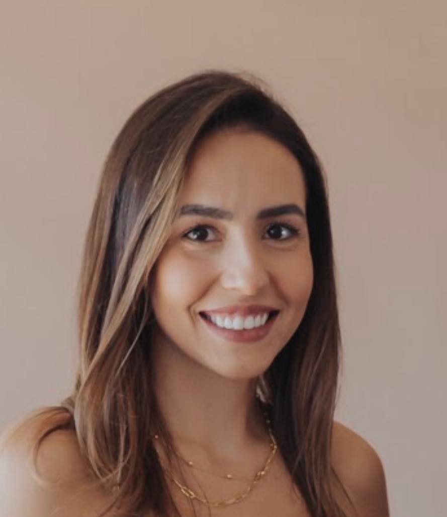 About Ana Zanin – VC Social