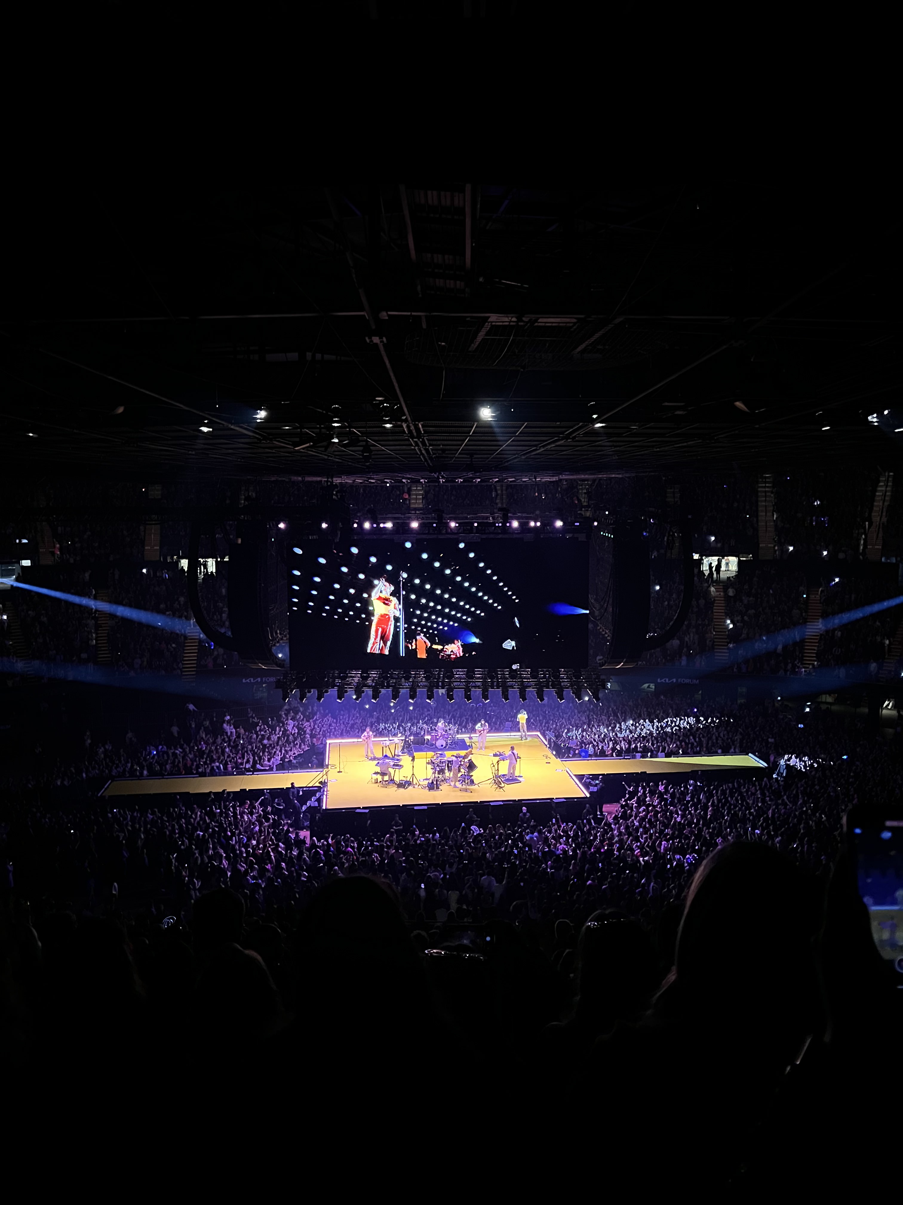 iPhone 13 Pro Max Camera for Concerts – VC Social