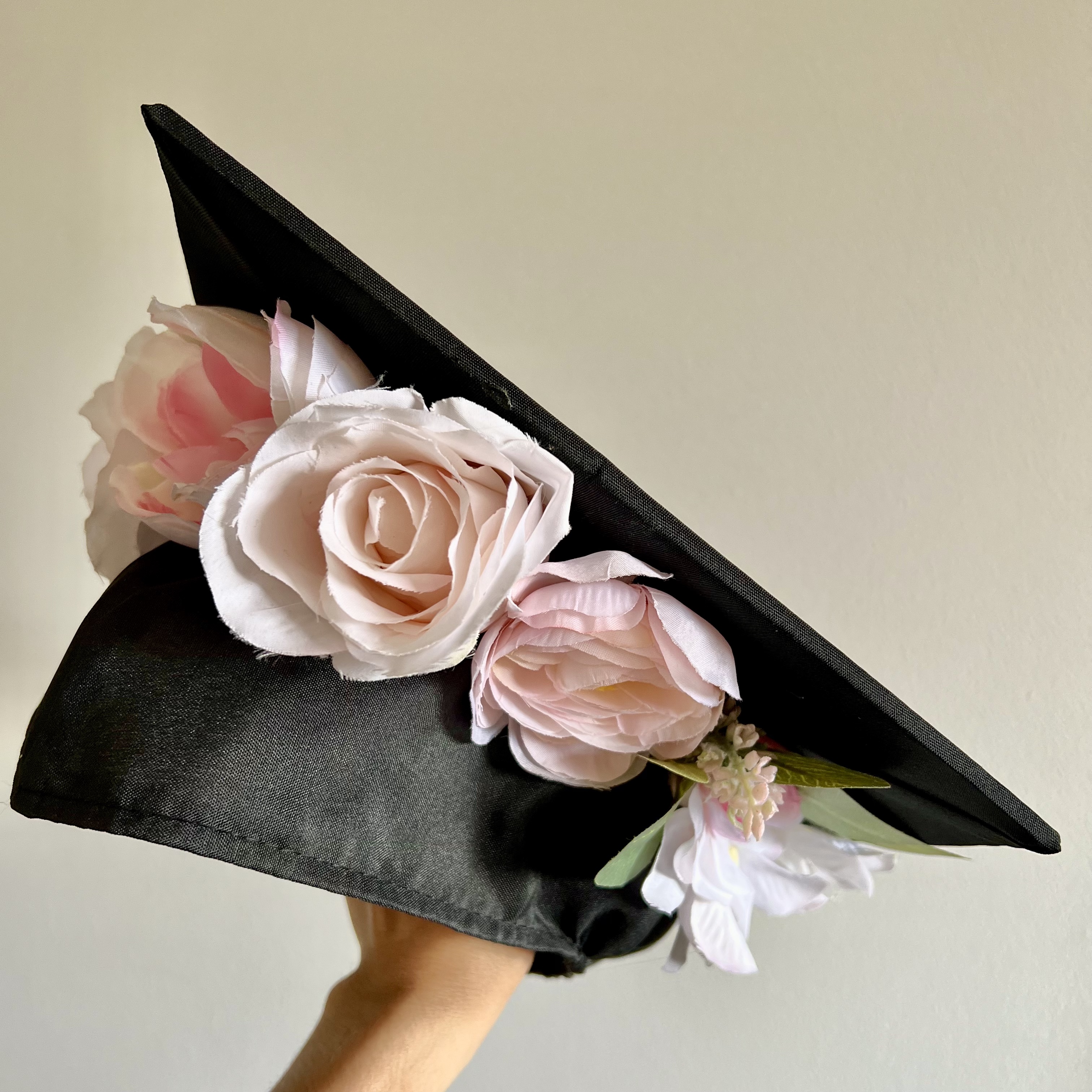 3 Easy Ways to Decorate Your Graduation Cap – VC Social